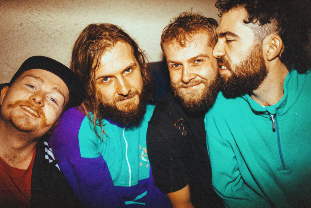 PAPER PLANES - Nouveau clip de TICKLES - RSTLSS